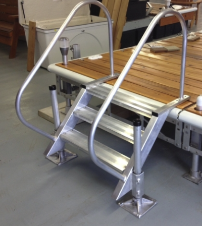 Water Entry Staircase [Aluminum | Fixed] - On The Water Designs